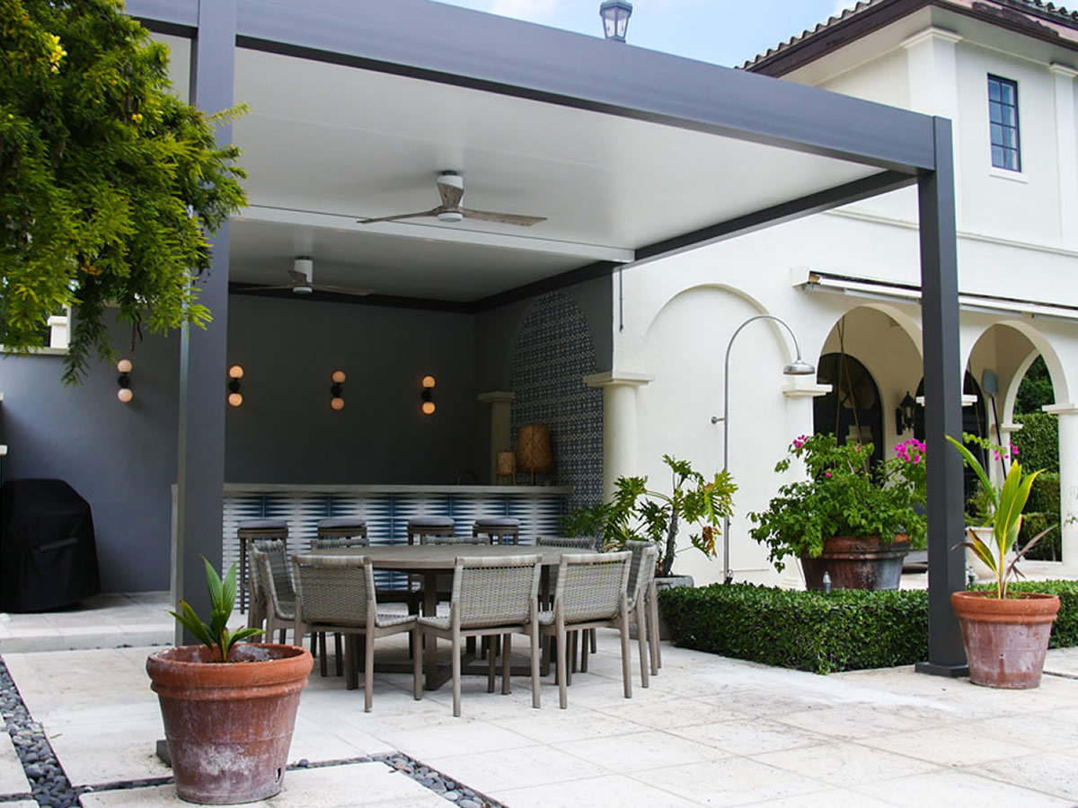 AZENCO Pergola, Motorized louvered roof | free standing or wall-mounted