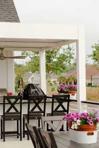 All-weather Outdoor Space to Host A Cookout | Azenco Outdoor