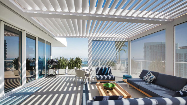 AZENCO Pergola, Motorized louvered roof | free standing or wall-mounted