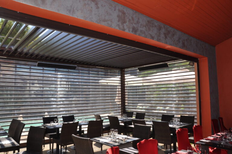 Covered Outdoor Dining for Restaurants | Azenco Outdoor